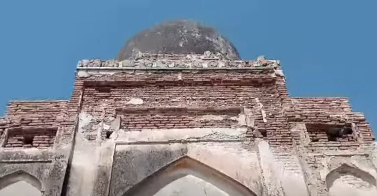 AN UNIQUE MAZAR OF LAILA MAJNU IN SANGHAR SINDH; RARE ILLUSTRATION OF ...